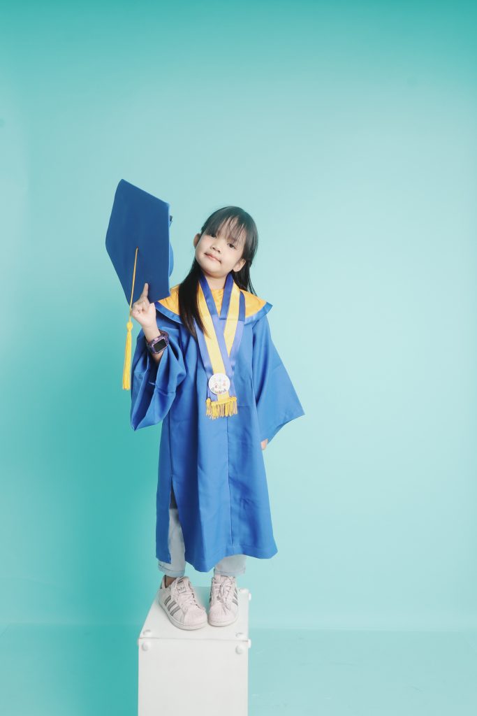 Ide Pose Self Foto Wisuda 2024